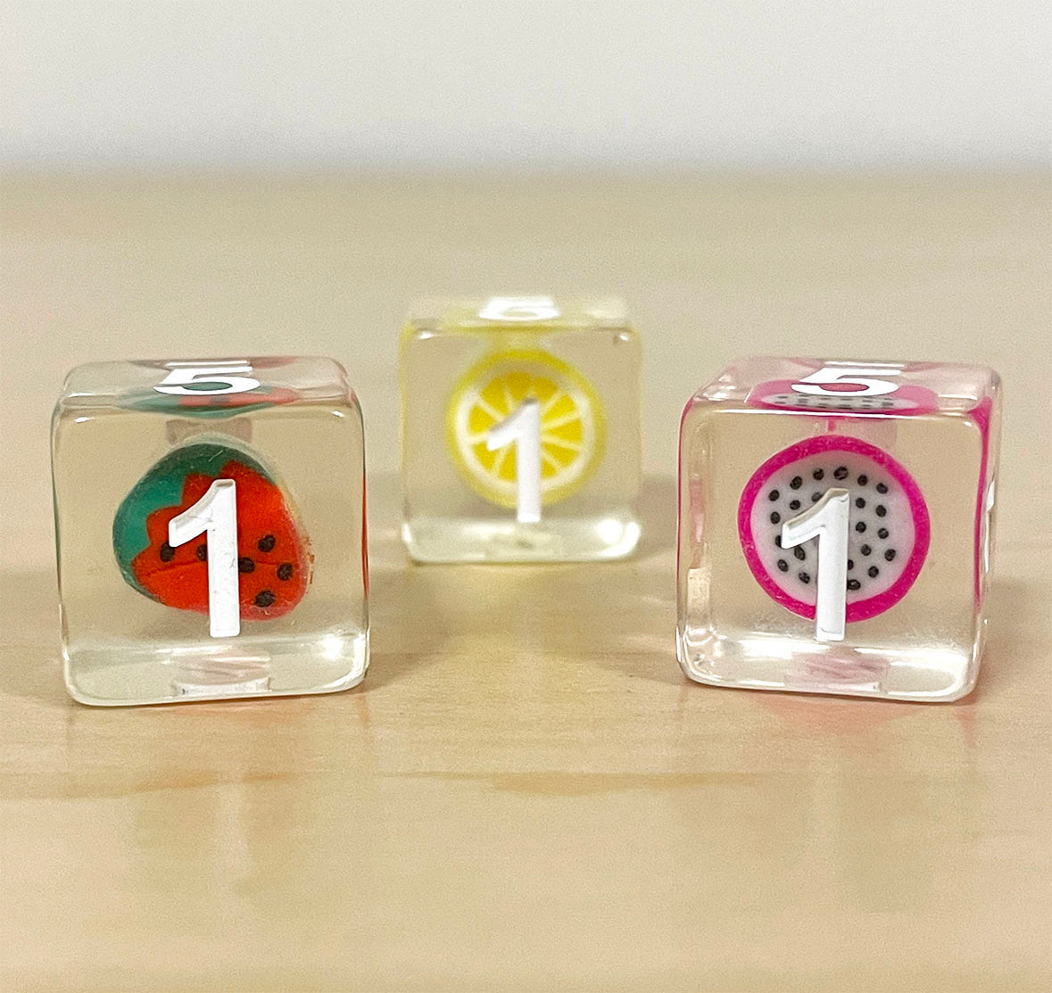 strawberry fruit dice set — amebastuff